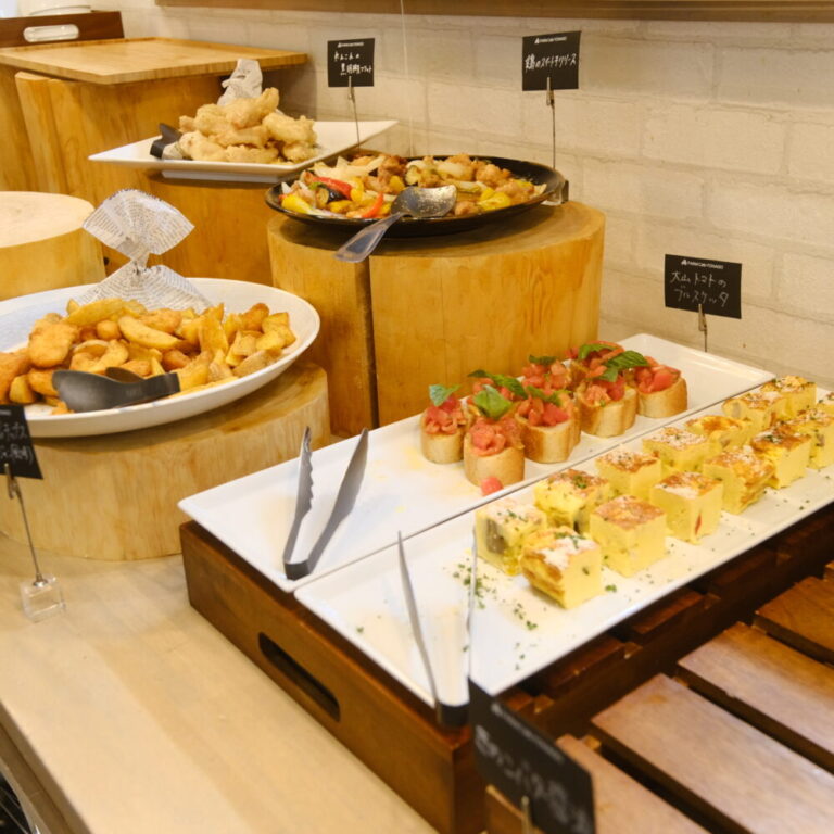 【リニューアル】[FARM Cafe Yonago]米子駅からすぐ！たっぷりの野菜やスイーツのビュッフェが楽しめます｜米子市 | とっとりずむ